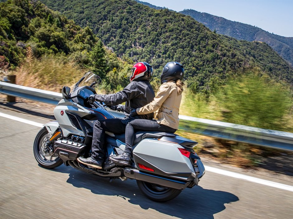 GL1800 Gold Wing Bagger DCT