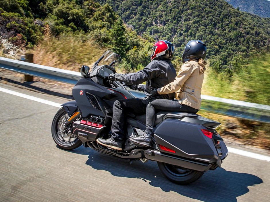 GL1800 Gold Wing Bagger DCT